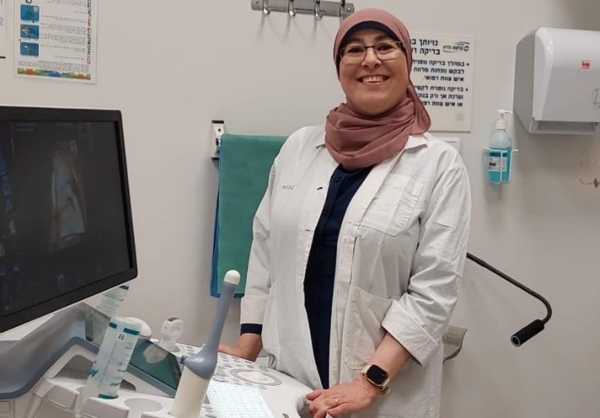 الدكتورة إخلاص دقة سعد الدين، مديرة مركز صحة المرأة كرمئيل، كلاليت: صحة المرأة.. مسؤوليتنا ...